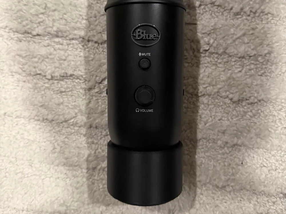 Blue Yeti Vertical Stand (With hole for cables) - Free 3D Print Model ...