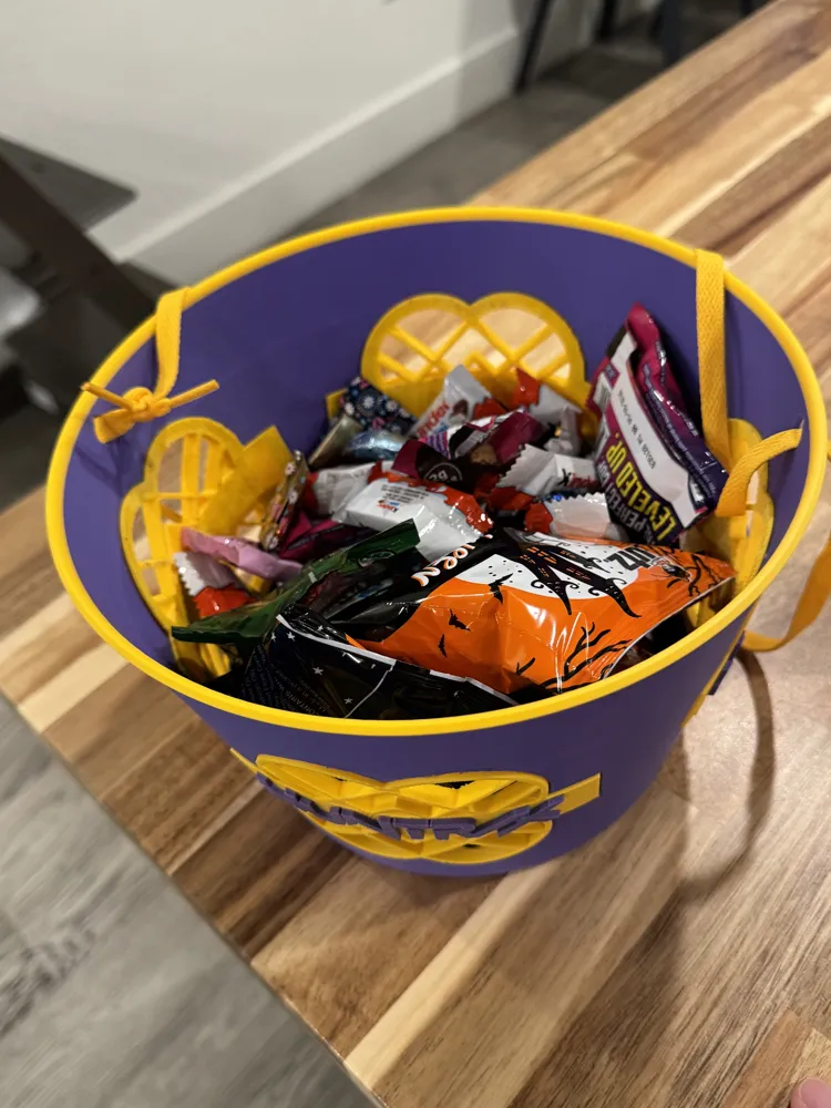 Kpop Demon Hunters Huntrix Halloween Candy Basket - Free 3D Print Model ...