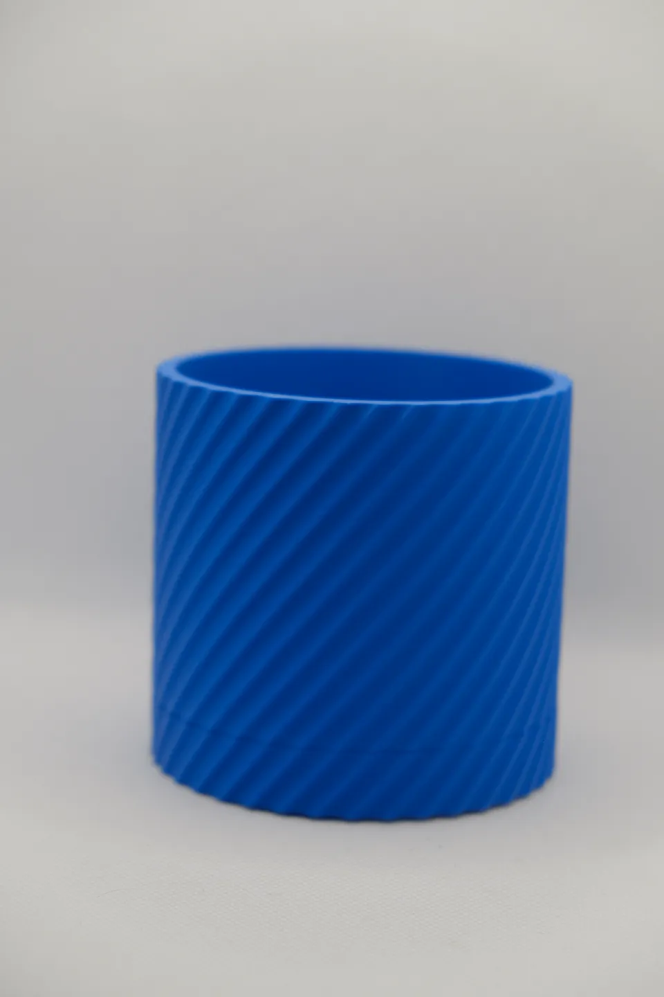 Plant Pot With Integrated Drainage and Drip Tray - Free 3D Print Model ...