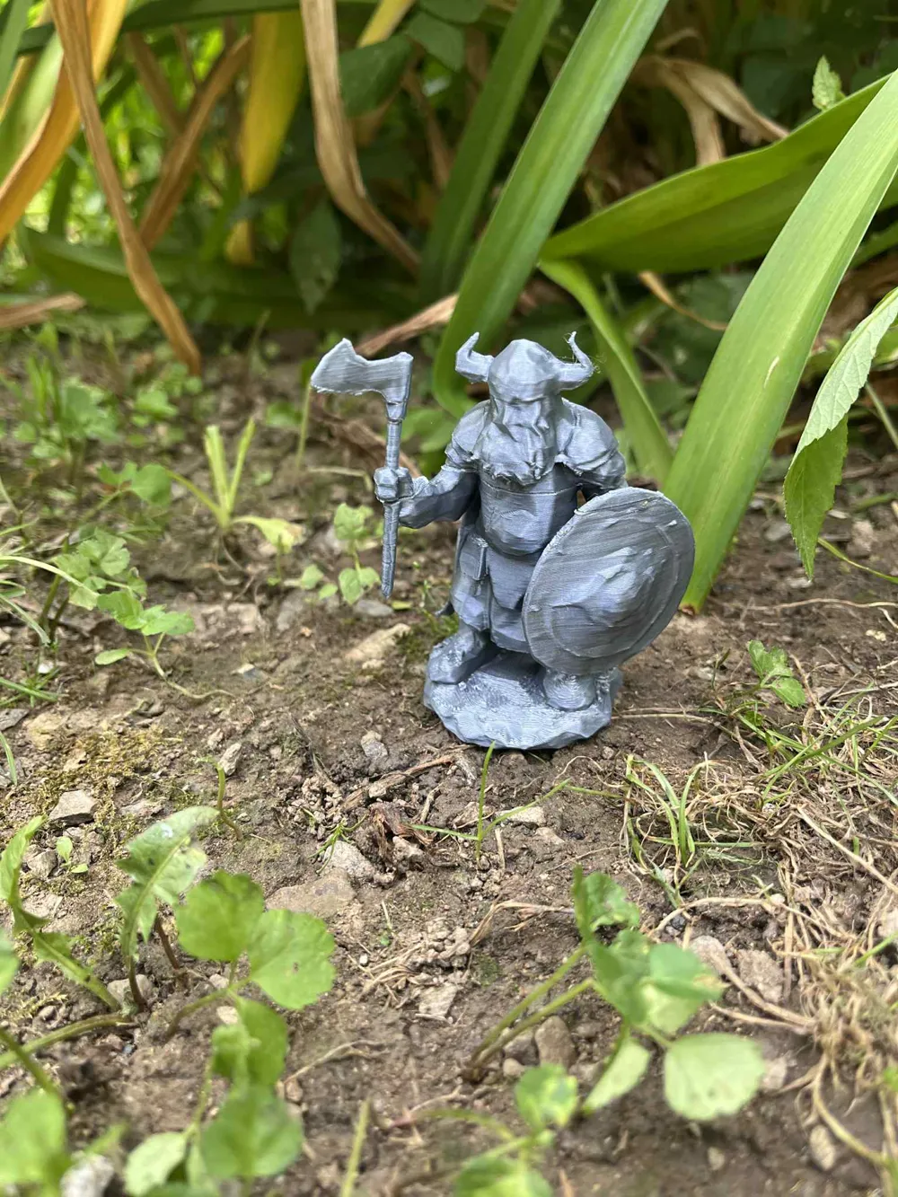 Dwarf Warrior on a pedestal for DnD - Free 3D Print Model - MakerWorld