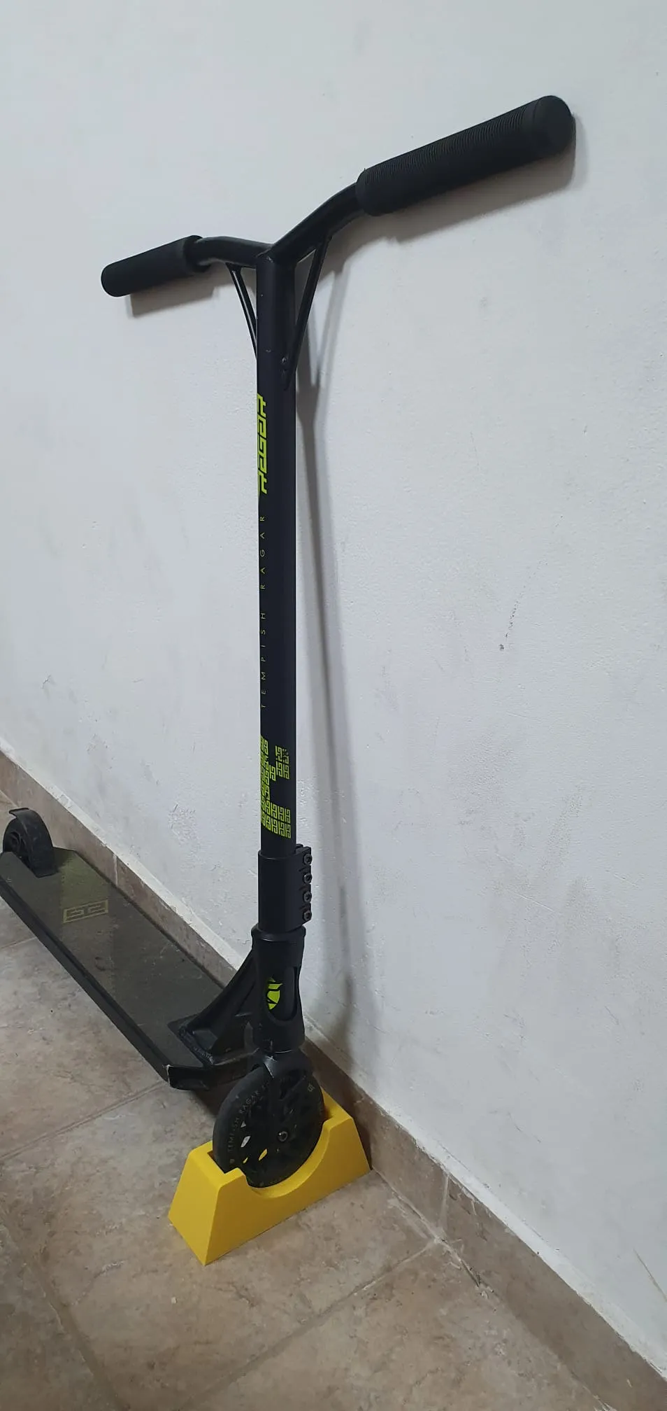 Freestyle scooter stand - Free 3D Print Model - MakerWorld