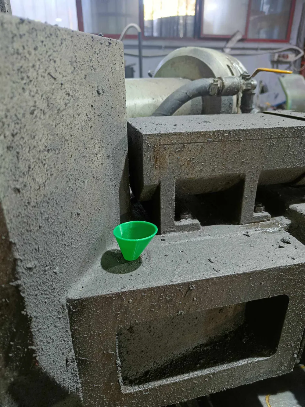 Little Funnel for Grinder Machine by Kostas Lazai - MakerWorld