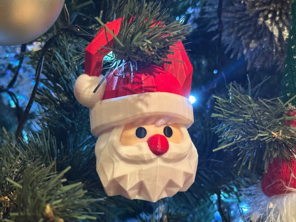 Santa Claus Low Poly Ornament by 3DPrintable.art - MakerWorld