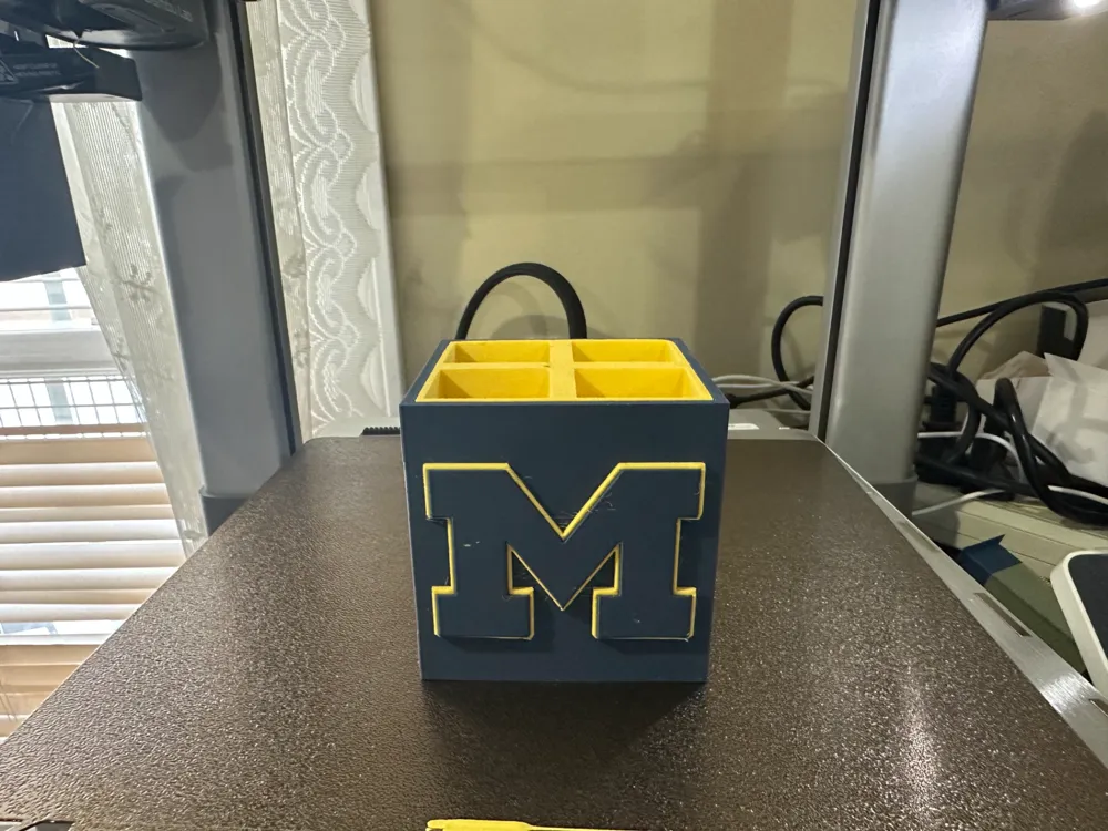 Michigan Wolverines Pen and Pencil holder - Free 3D Print Model ...