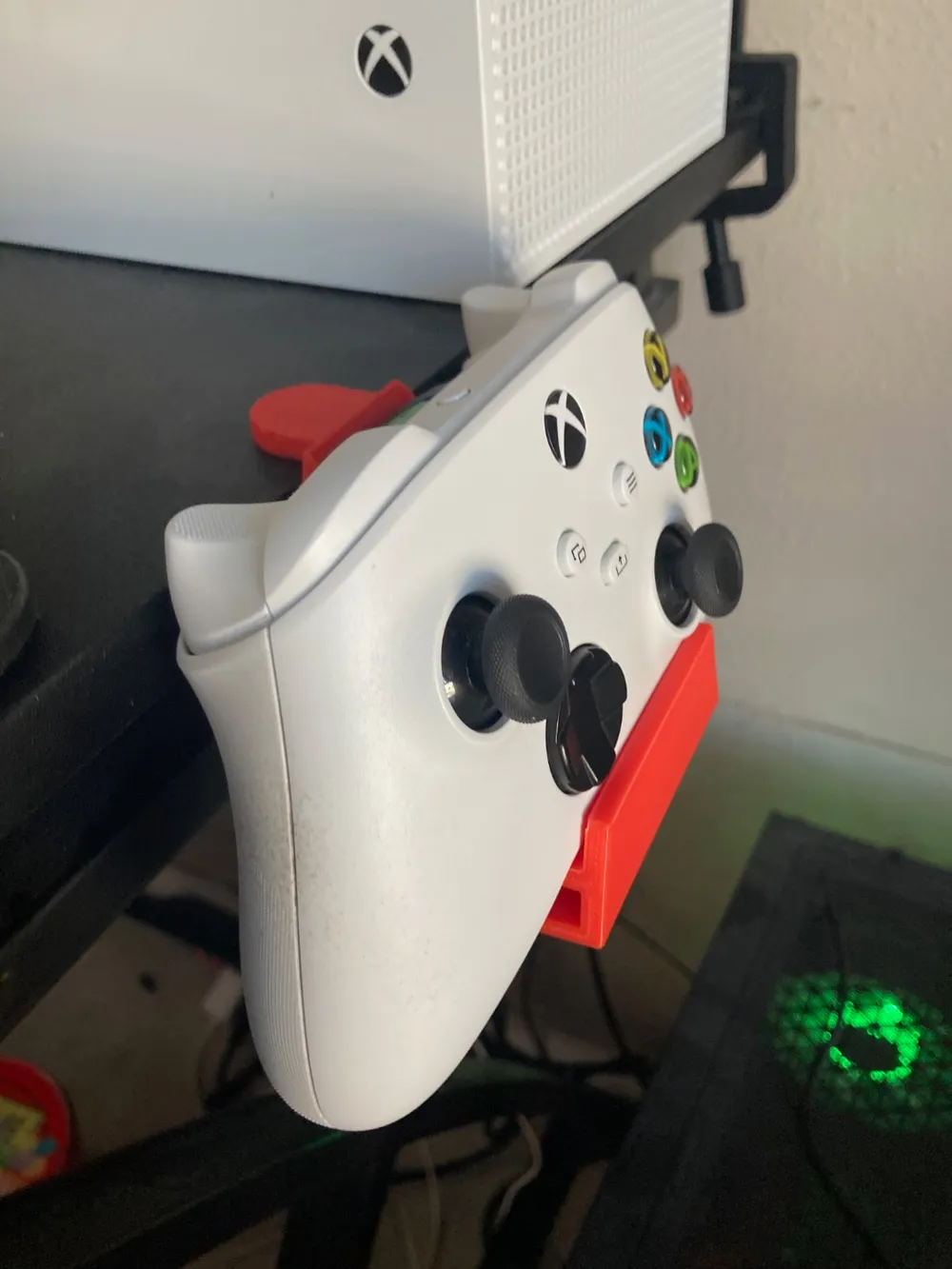 Xbox Controller Clamp by Samuel OsikaMakerWorld: Download Free 3D Models