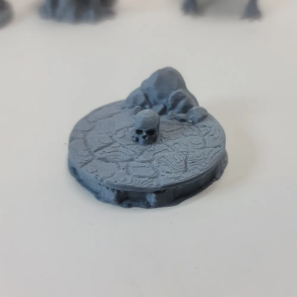 Skull platform with skull - miniature dnd - Free 3D Print Model ...