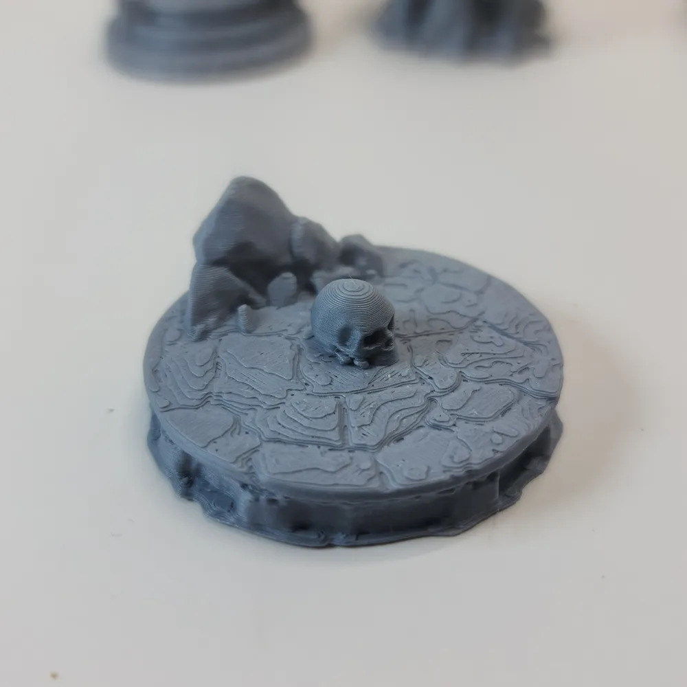 Skull platform with skull - miniature dnd - Free 3D Print Model ...