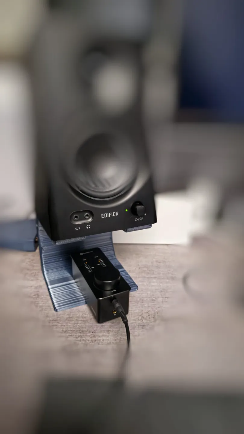 Speaker Stands Edifier MR4 by Penelope Balboa MakerWorld: Download Free ...