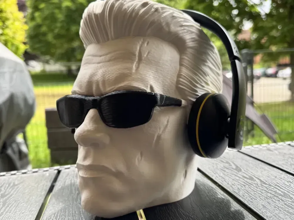 Terminator T-800 Arnold Schwarzenegger Headset by Talvor MakerWorld ...