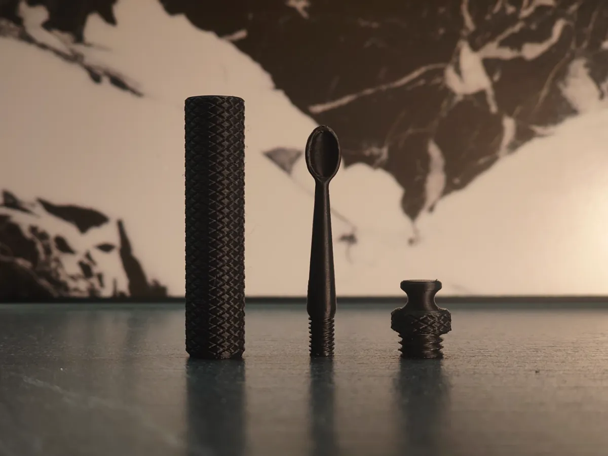 MINI Snuff |Sniff| Snort Container with spoon - Free 3D Print Model ...