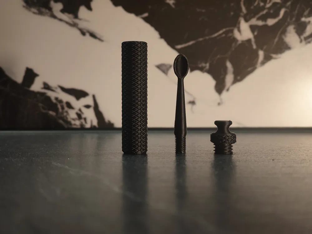 MINI Snuff |Sniff| Snort Container with spoon - Free 3D Print Model ...