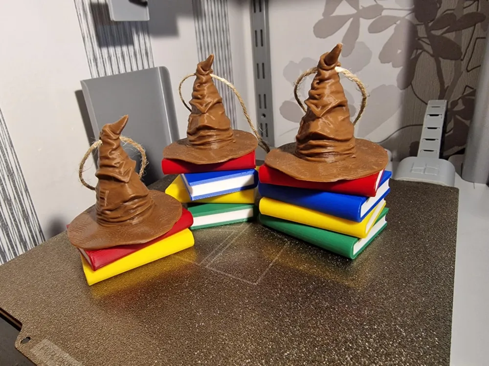 Harry Potter Sorting Hat on Books Ornament - Free 3D Print Model ...