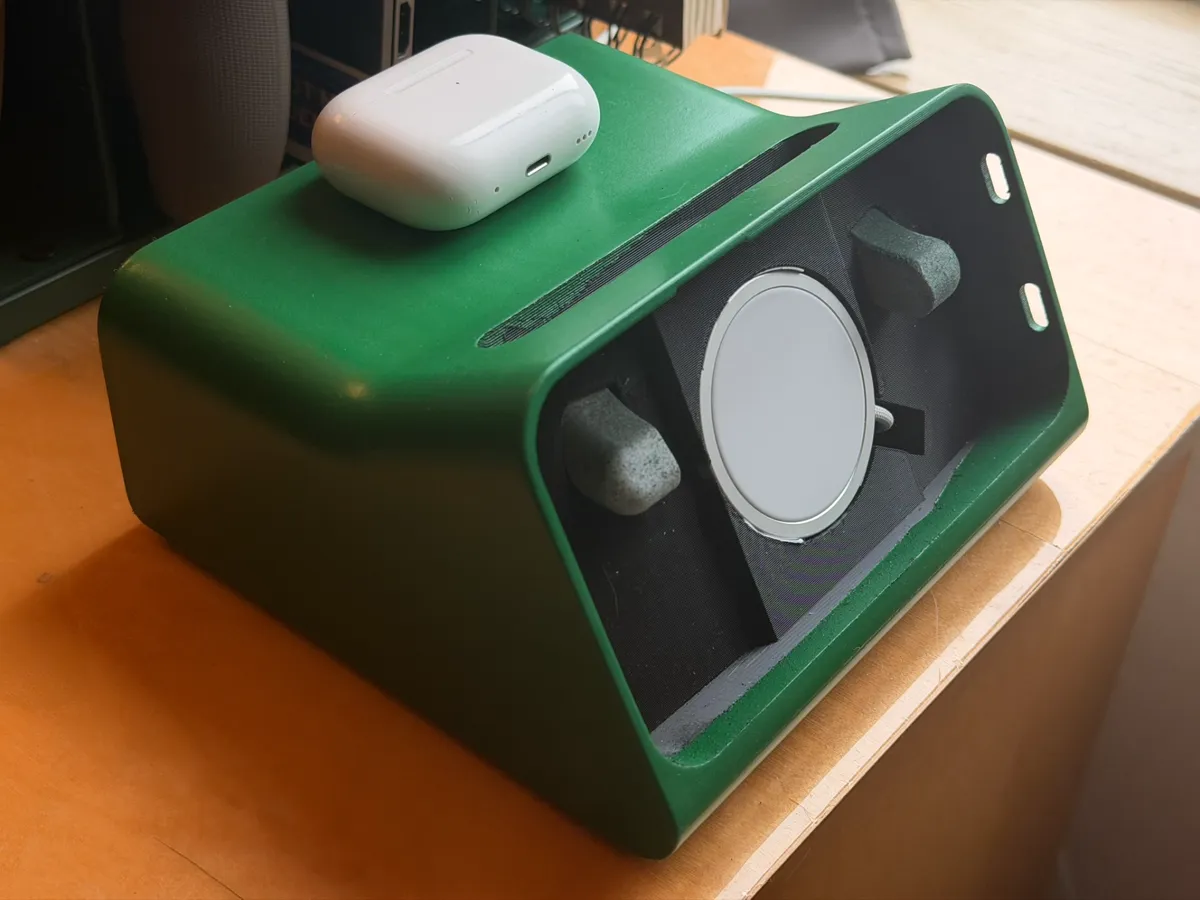 iPhone 17 Pro w ESR Case Standby Mode Dock - Free 3D Print Model ...