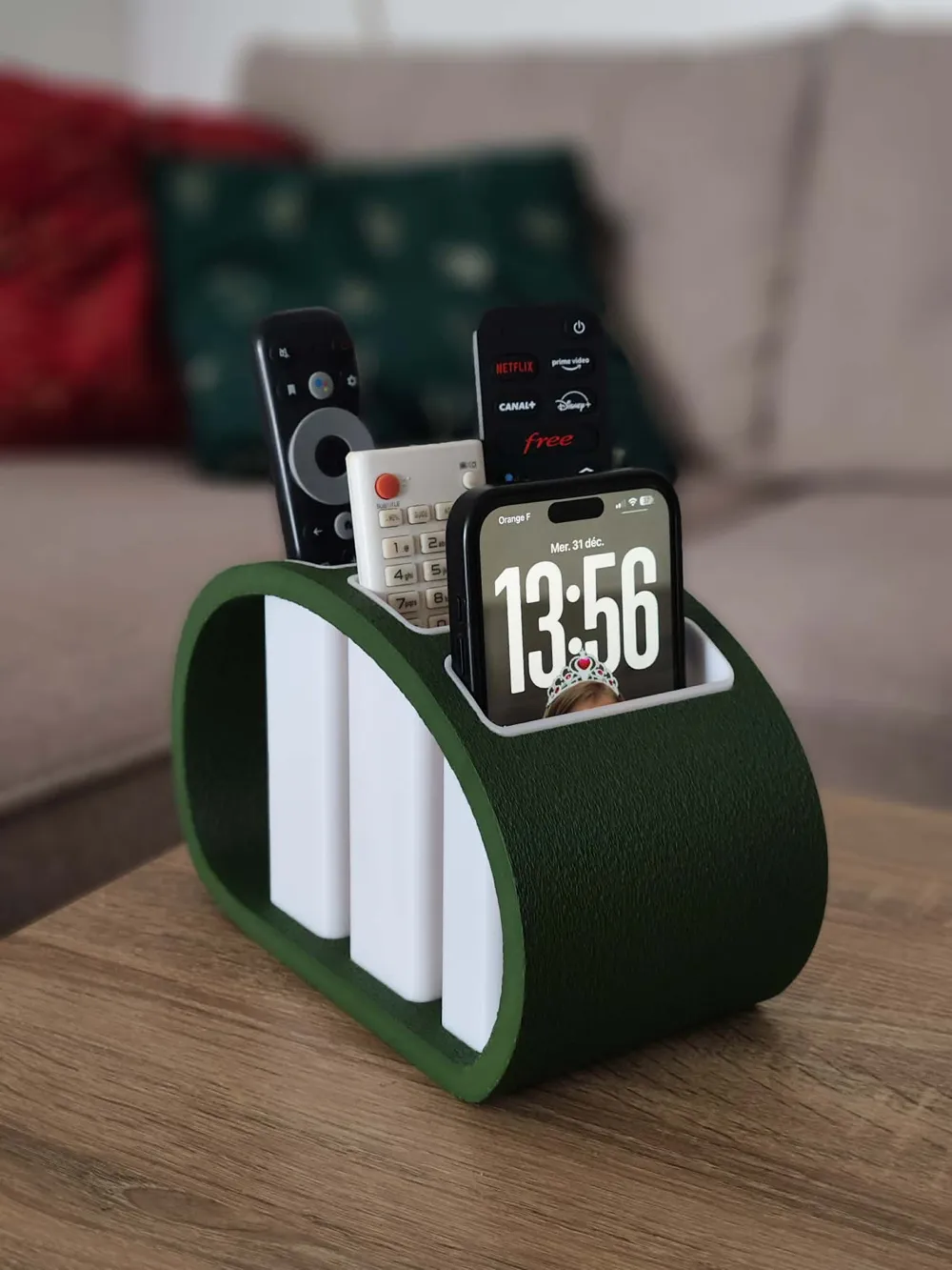 Storage box for 4 remote controls + phone - Free 3D Print Model ...
