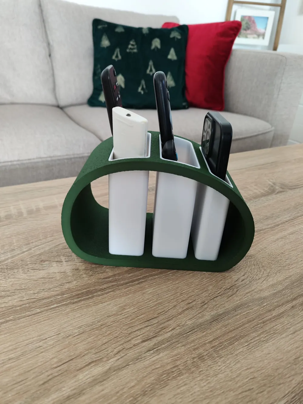 Storage box for 4 remote controls + phone - Free 3D Print Model ...