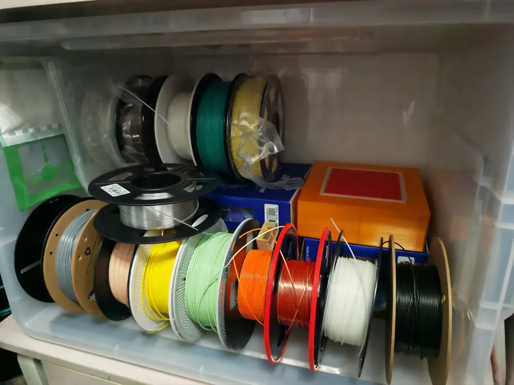 Filament-Box-Sized Desiccant Box (For CaCl2) by benzhe MakerWorld ...