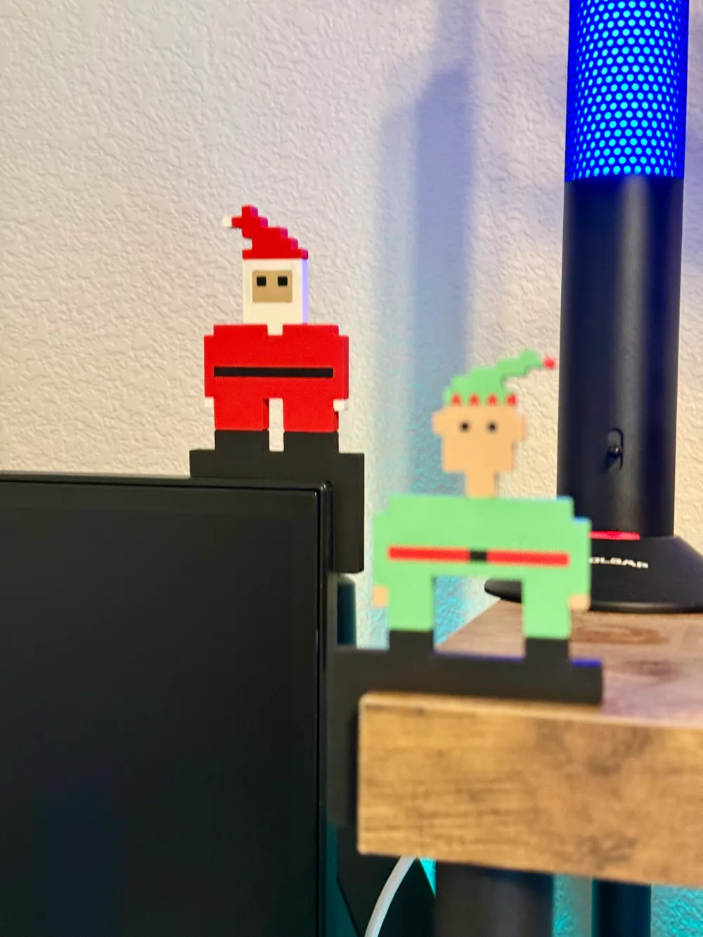8Bit Santa and Elf Corner Buddies by Hopper_Dropper - MakerWorld