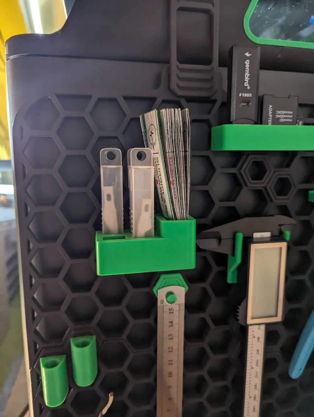 scalpel blade holder by PlutoHydra7 - MakerWorld