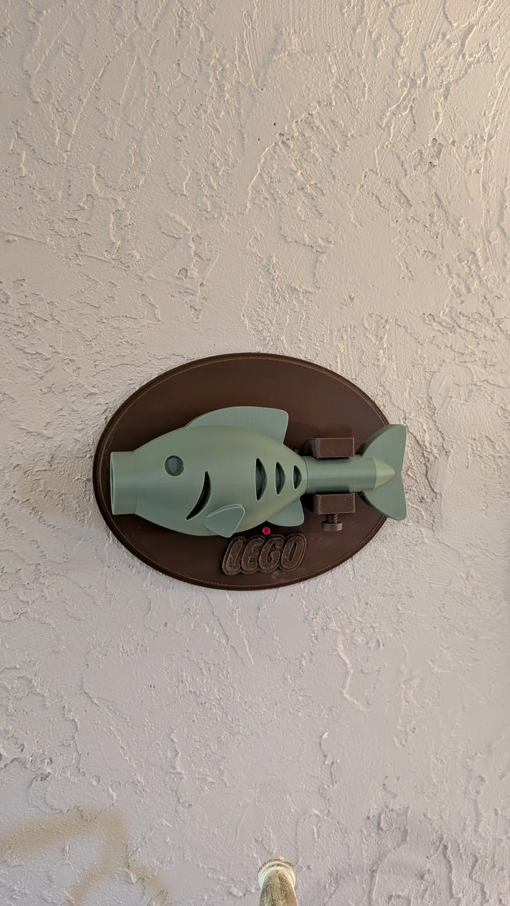 giant brick style fish "Billy Bass" wall decor - Free 3D Print Model ...