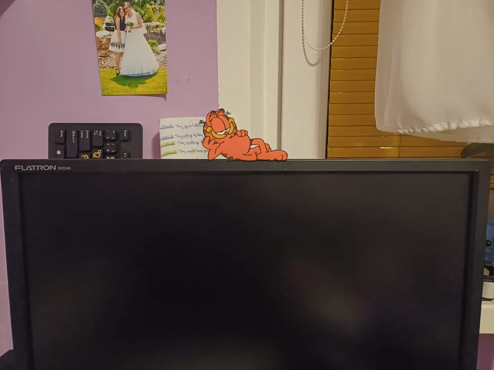 Garfield on monitor with stand by Kiron 21 - MakerWorld