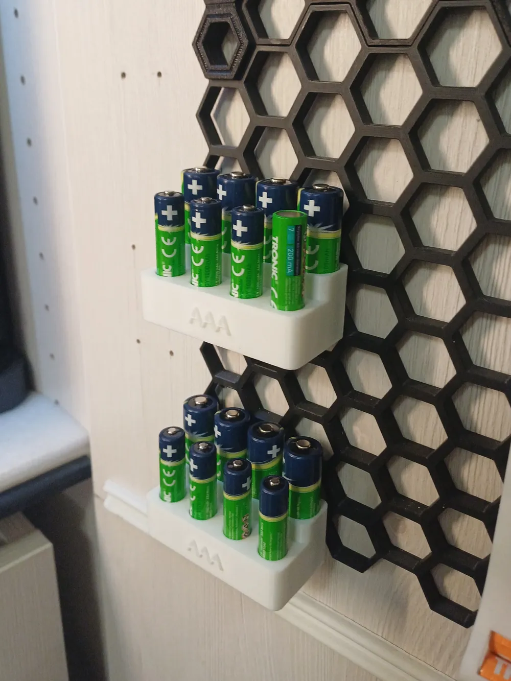 Honeycomb Battery AA + AAA holder Remixed by Kiron 21 MakerWorld: Download Free 3D Models