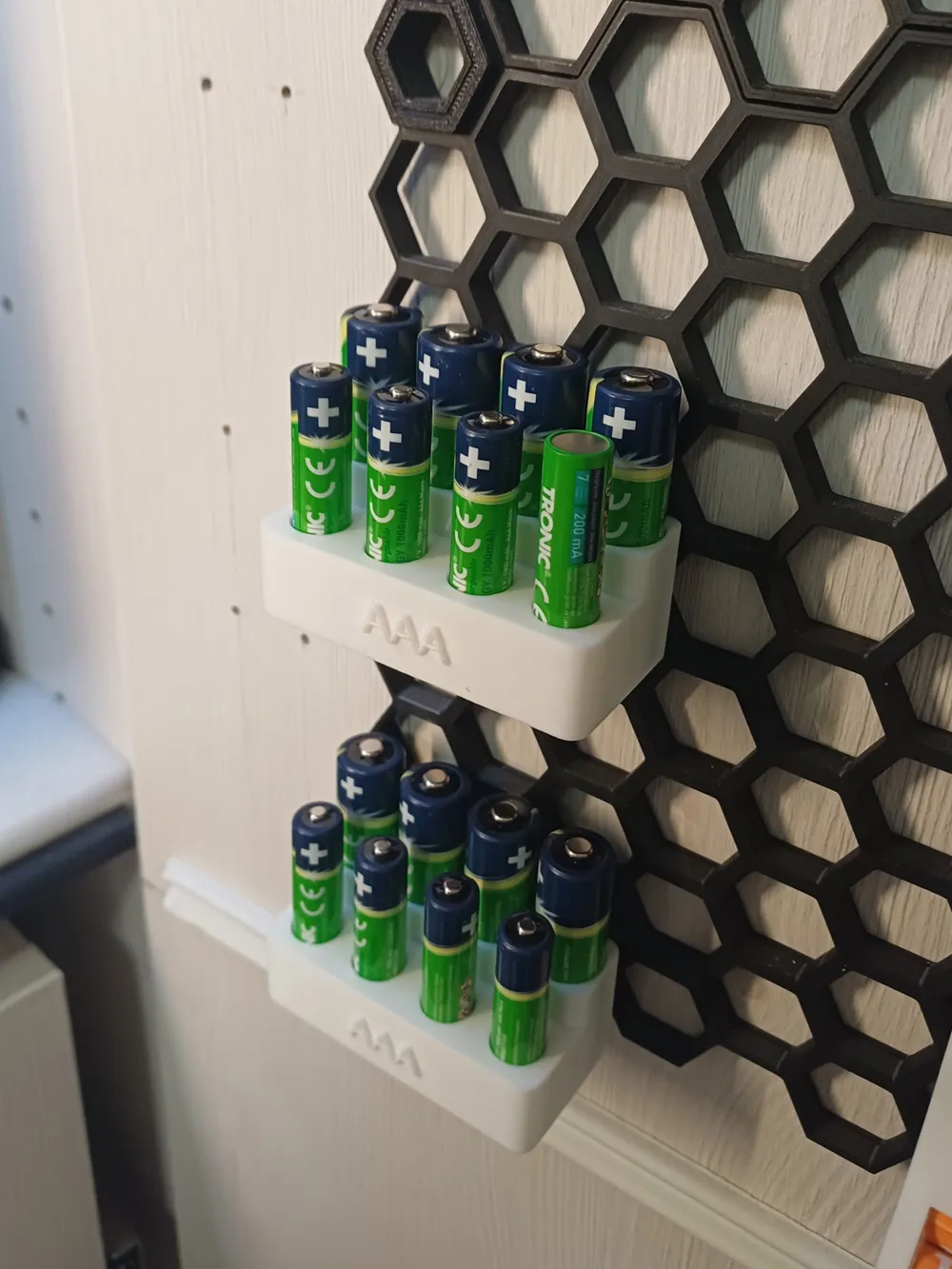 Honeycomb Battery AA + AAA holder Remixed by Kiron 21 MakerWorld: Download Free 3D Models