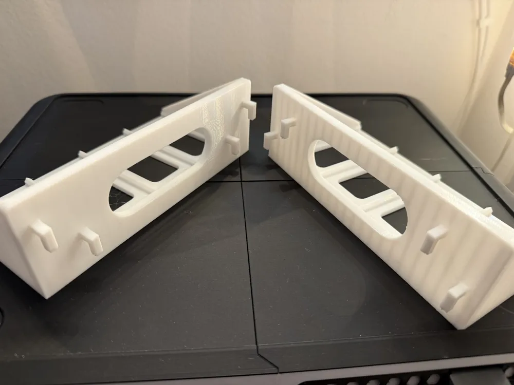 3Dプリント Gridfinity Träger 2x4x7 スカディフック付き - 無料3Dモデル -MakerWorld