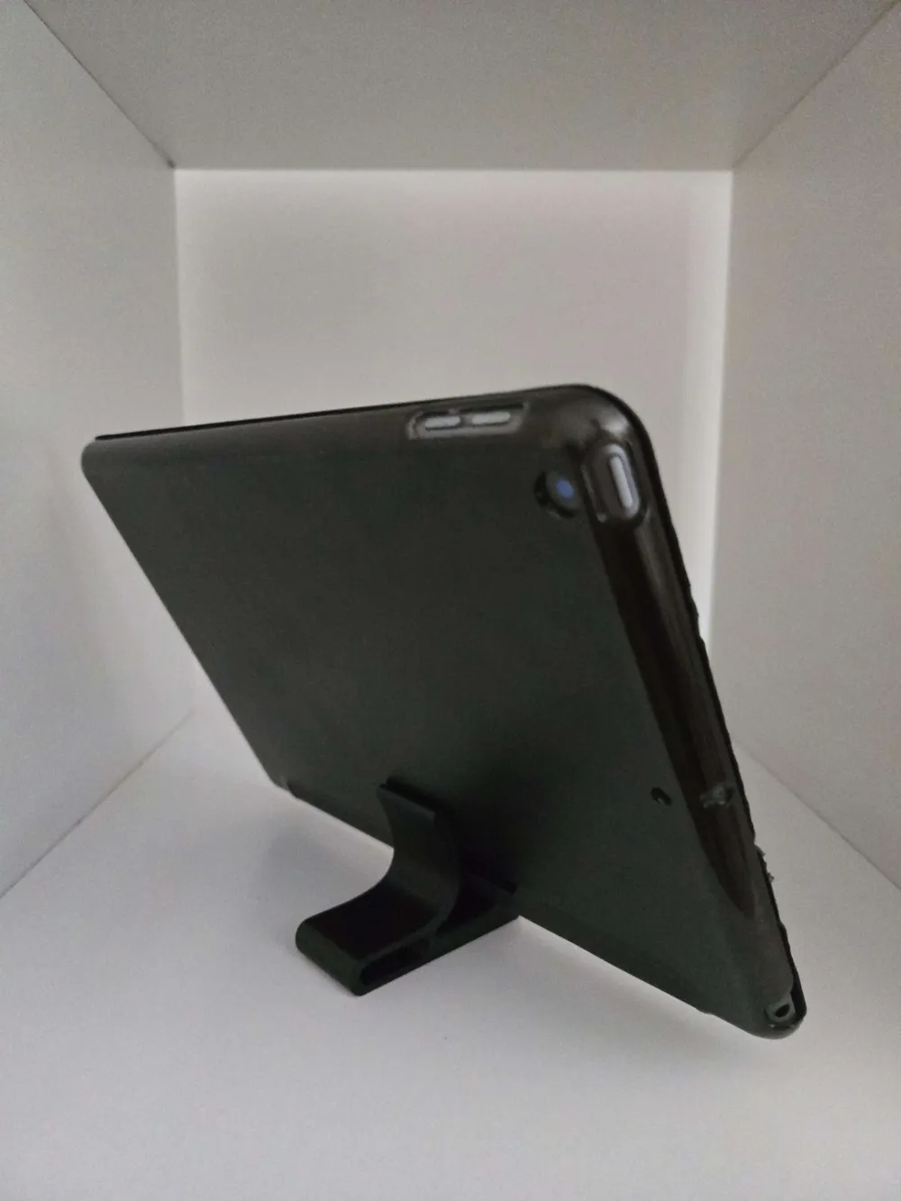 Phone Stand - Minimal by MadeBy™ MakerWorld: Download Free 3D Models