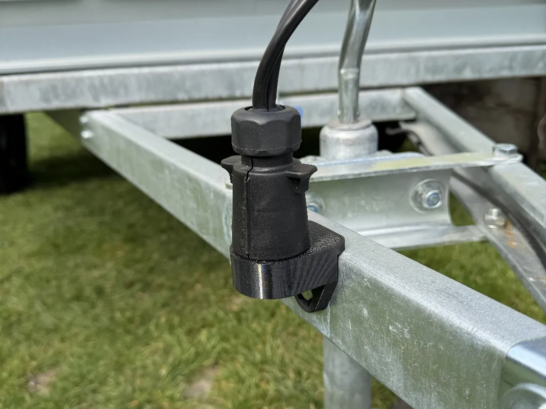 7-pin Trailer Plug Holder - Free 3D Print Model - MakerWorld