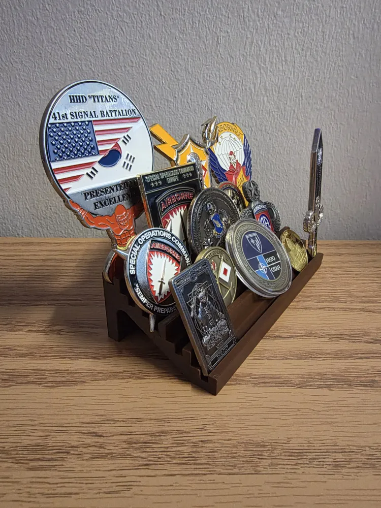Challenge Coin Holder by Dima MakerWorld: Download Free 3D Models