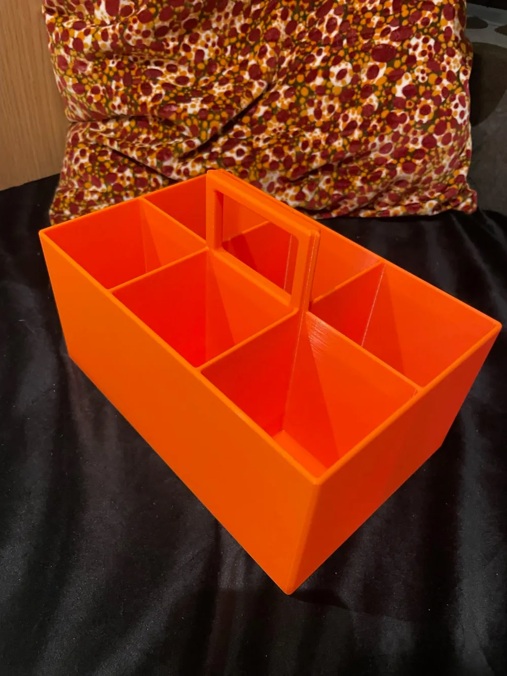 6 spot box with handle by mathiasdela - MakerWorld