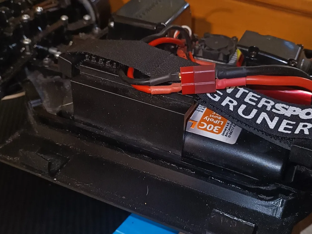 TT01/TT02 Battery-Strap Universal Battery-Holder by DoubleD - MakerWorld