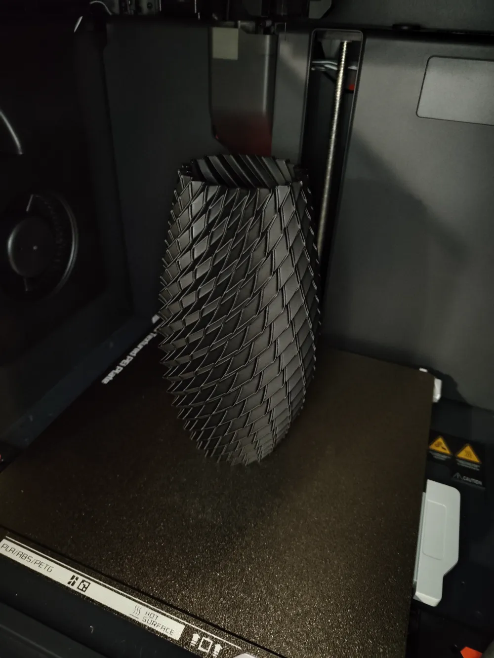 Modern Dragon Vase by Domestos - MakerWorld