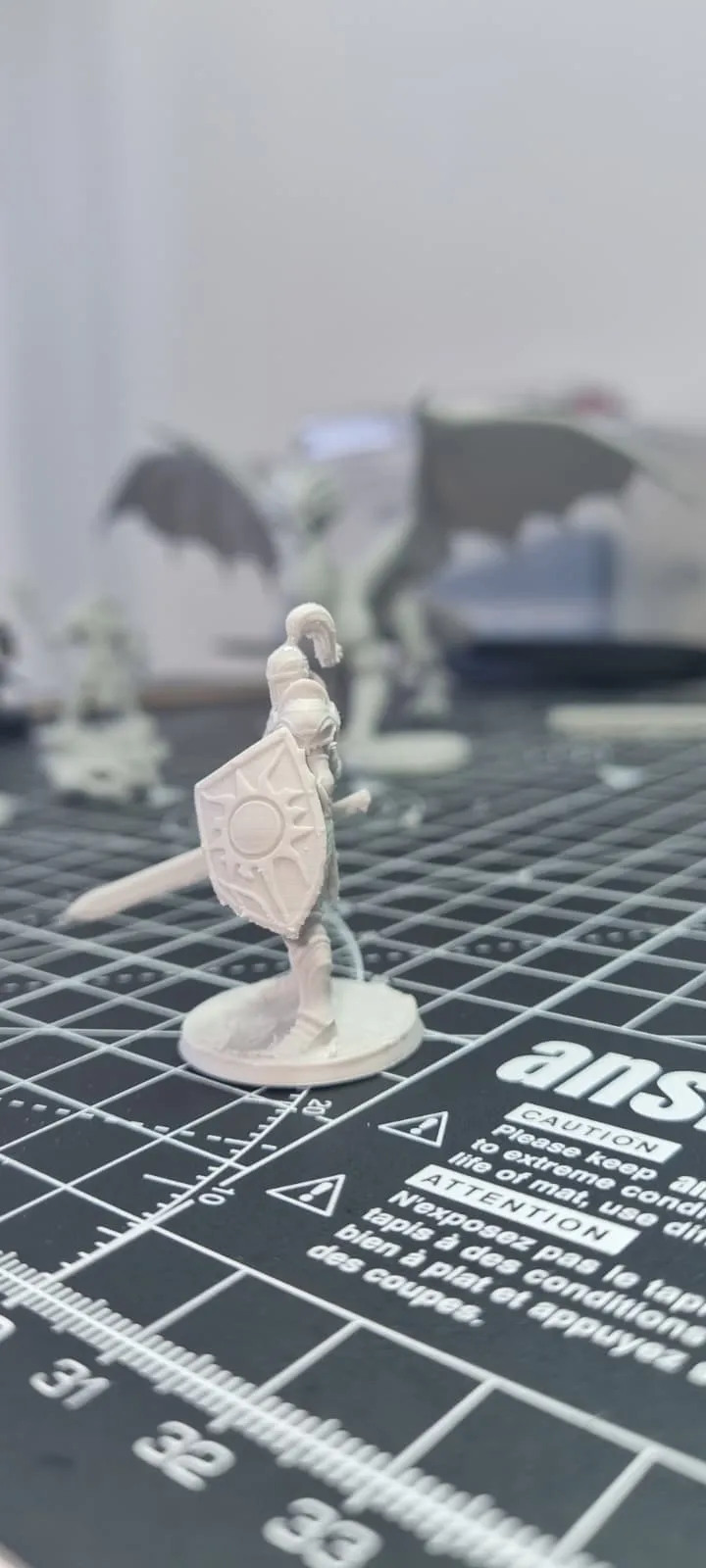 Paladin/Kämpfer Menschlich Männlich D&D Miniatur (40mm) – Kostenloses ...