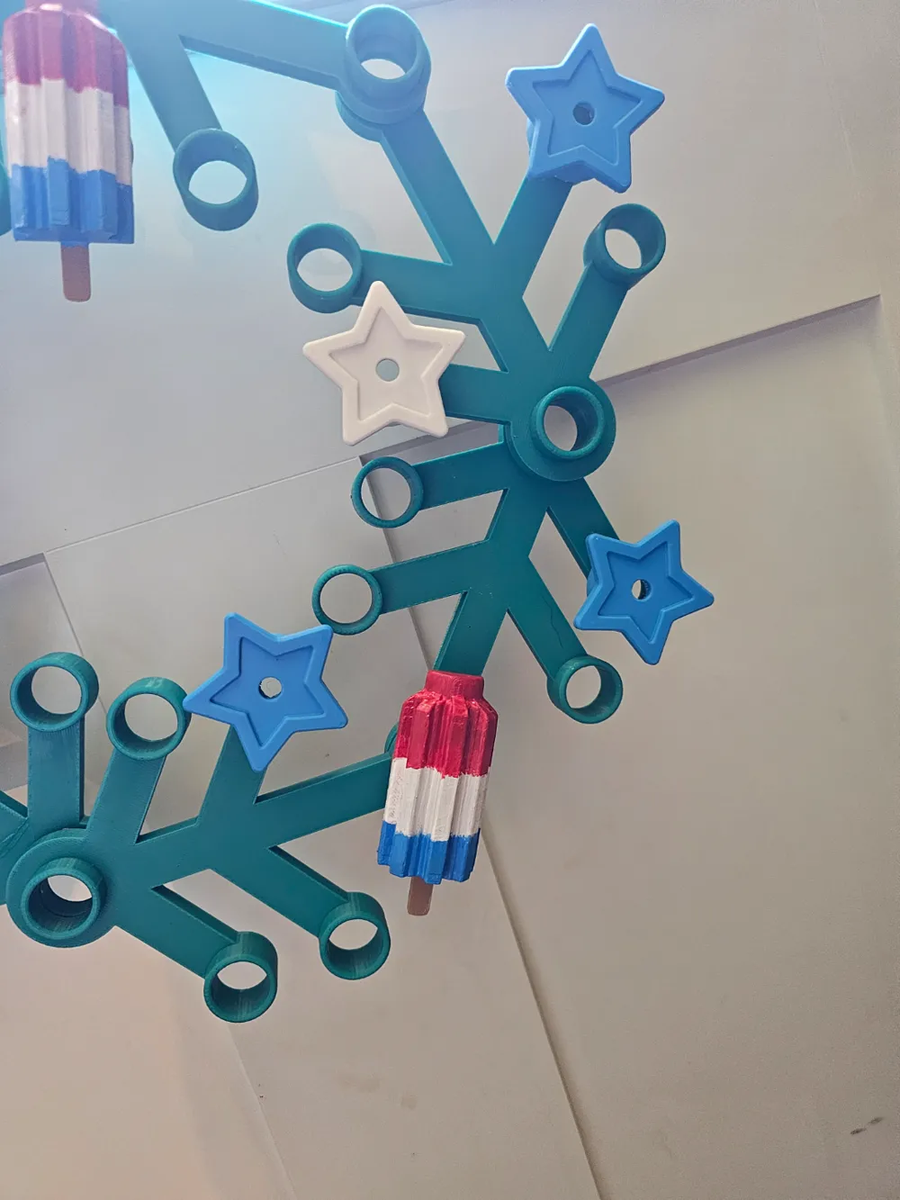 Bomb pop brick wreath by jewel_aria MakerWorld: Download Free 3D Models