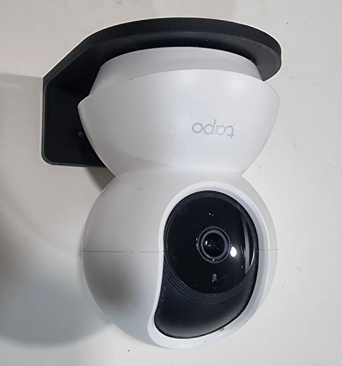 Short Wall Mount for Tapo C200 C*** series webcam by The Kit Card Guy MakerWorld: Download Free ...