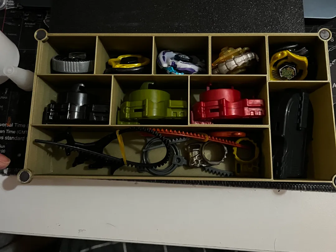 Box for Beyblades Metal masters and Launchers - Free 3D Print Model ...