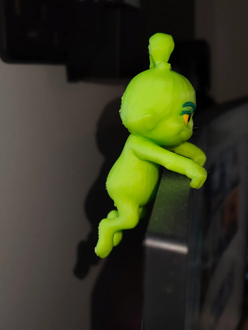 Monitor Grinch Girl - Free 3D Print Model - MakerWorld