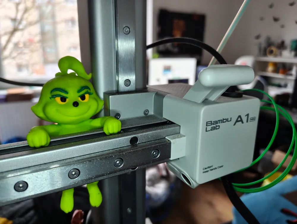 Monitor Grinch Girl - Free 3D Print Model - MakerWorld