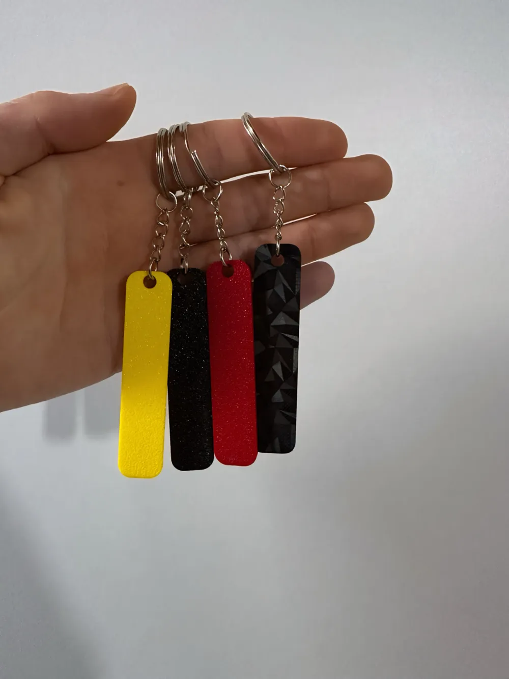 Cute Customizable Spotify Keychain - Free 3D Print Model - MakerWorld
