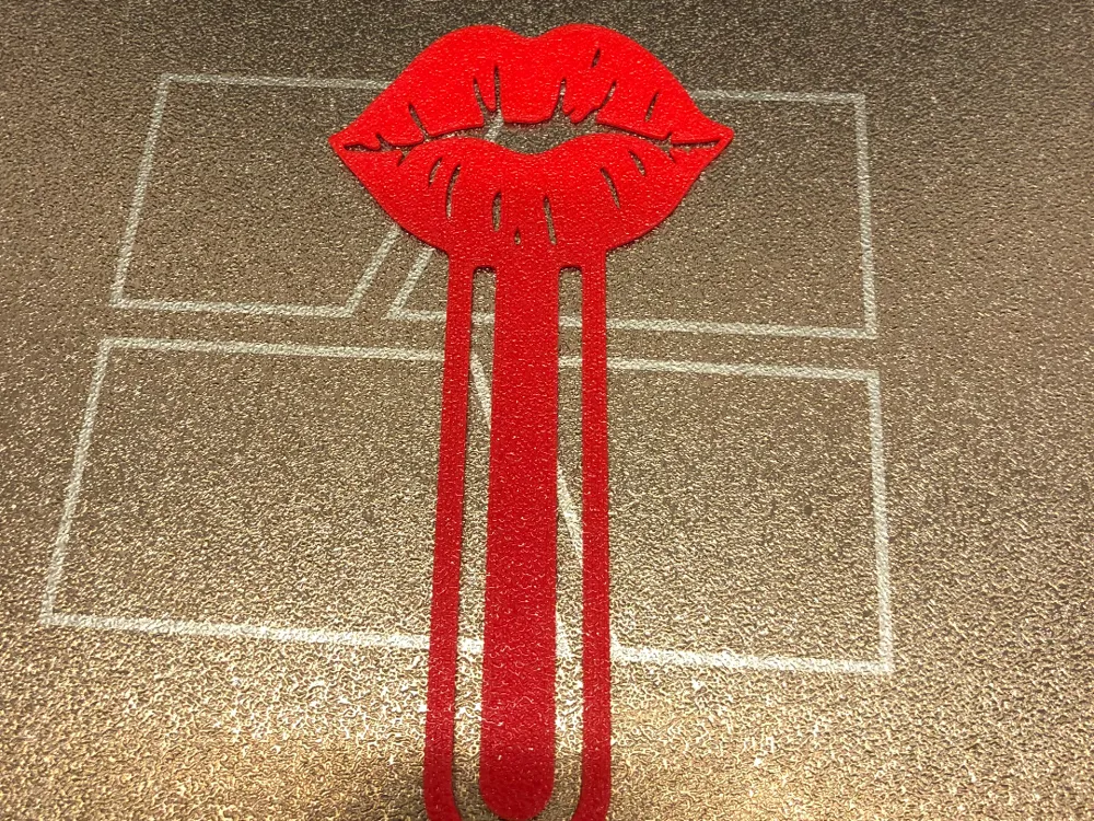 Valentine's Day kiss bookmark no AMS 0.4 mm nozzle by Simon3D - MakerWorld