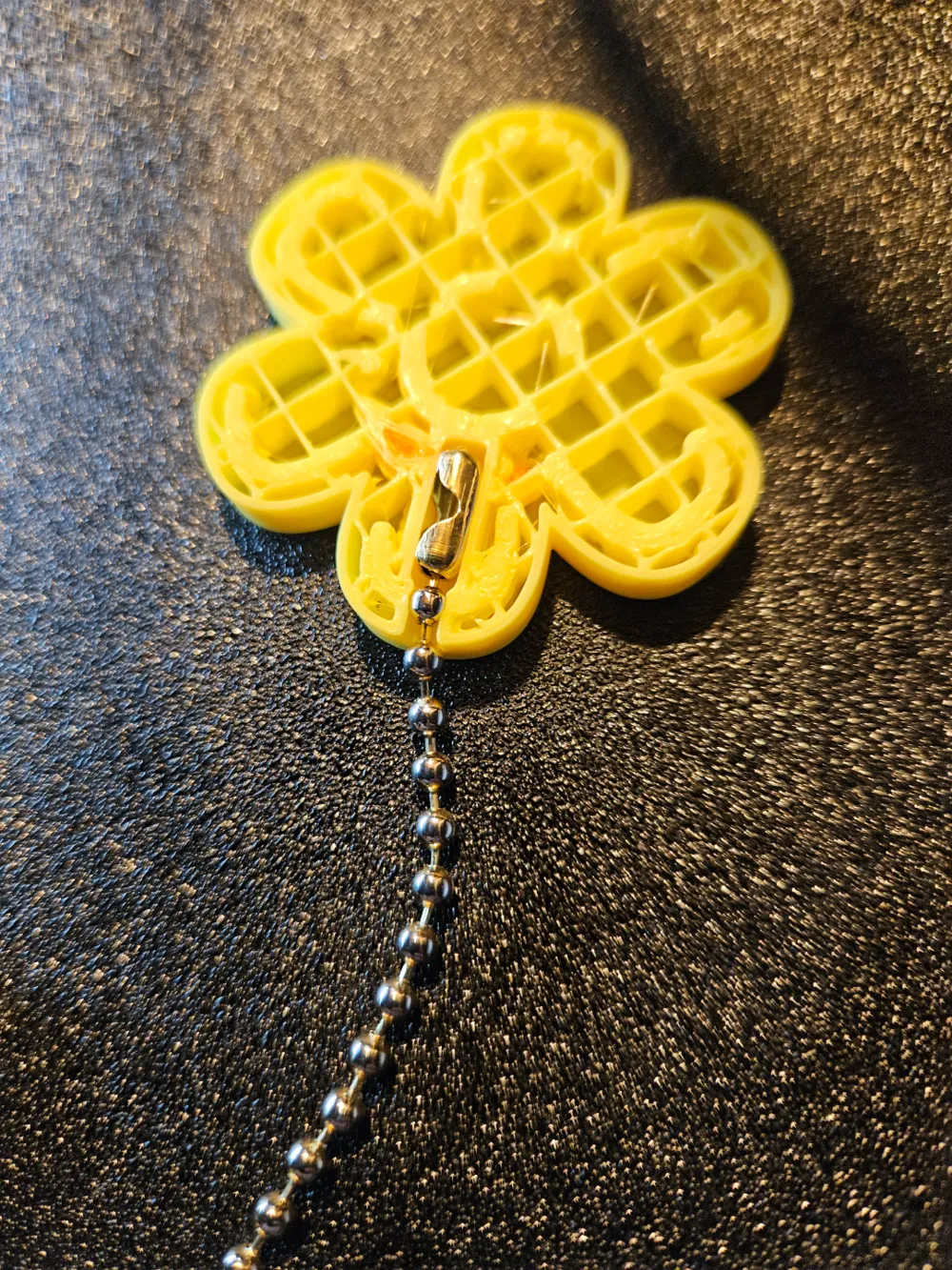 Daisy Flower Chain Puller by Sofa - MakerWorld