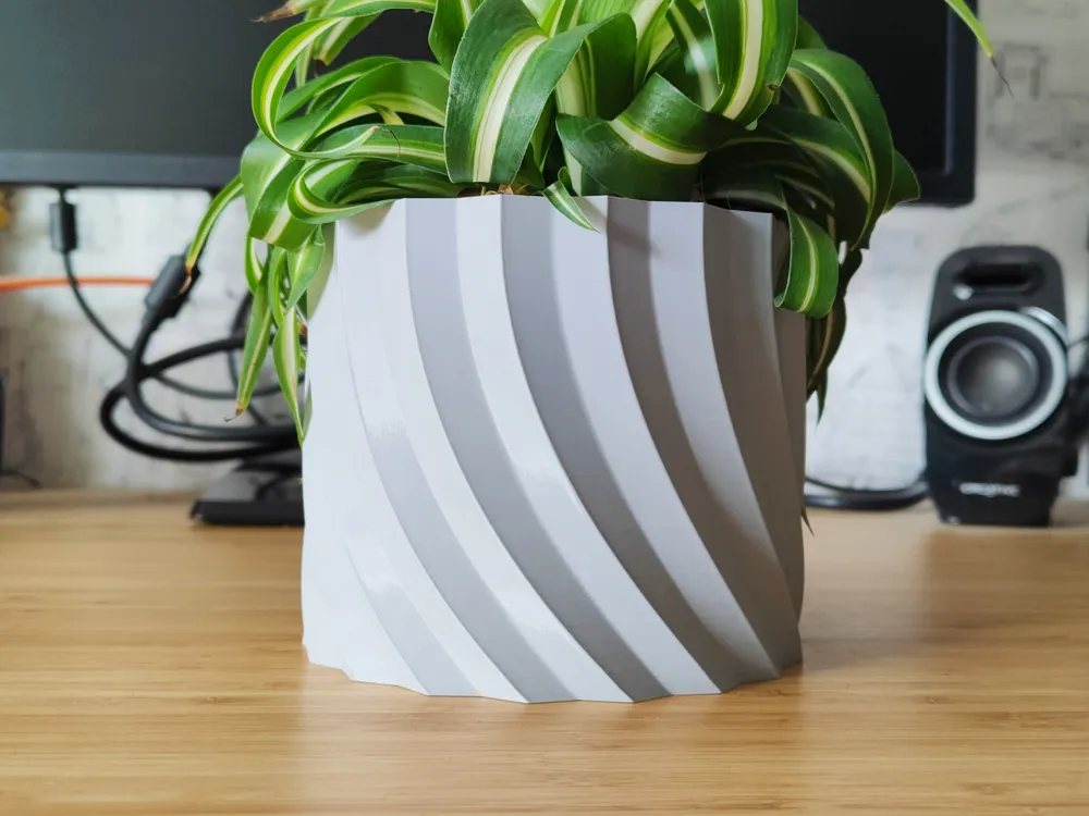 Spinning Spiral Plant pot and Planter - Vase mode by SASSy Design ...
