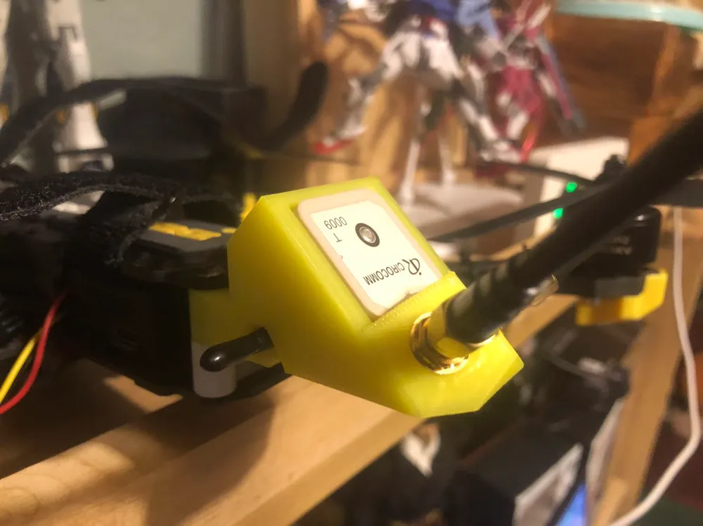 Dual VTX antenna mount for SpeedyBee Mario 8 by YahooLin_1998 - MakerWorld