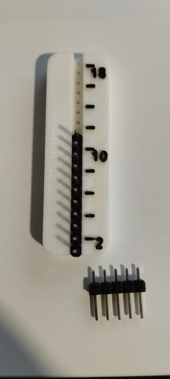 Header Pin Snapping tool. Quick print by Hermida - MakerWorld