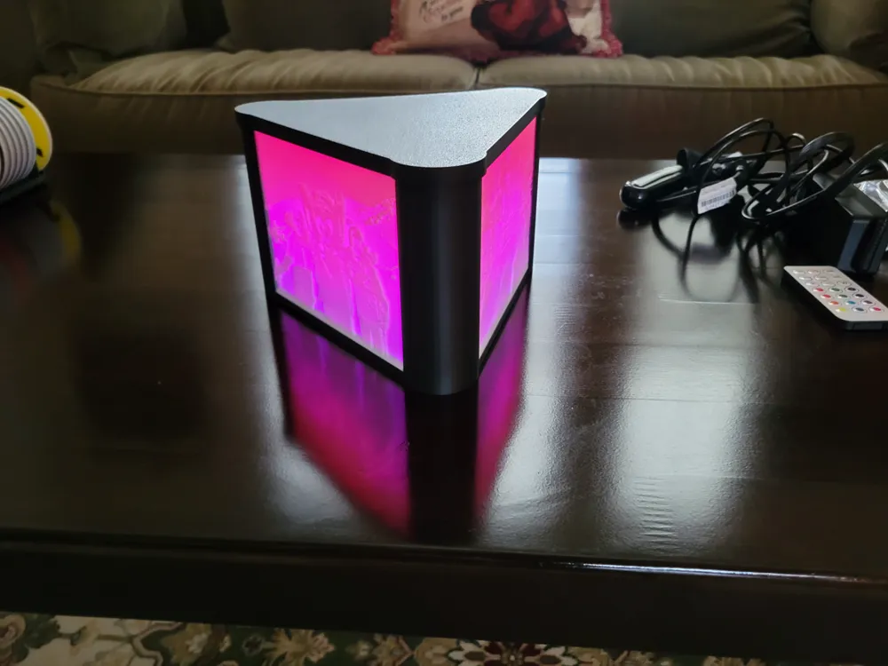 Caja de luz con marco para litofanías por Poogi MakerWorld: Descarga ...