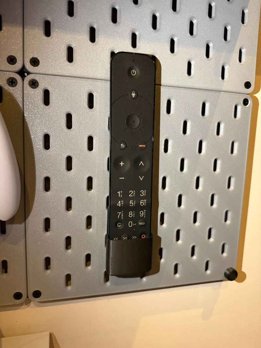 Orange remote control holder for Skadis panel by mikaMakerWorld ...