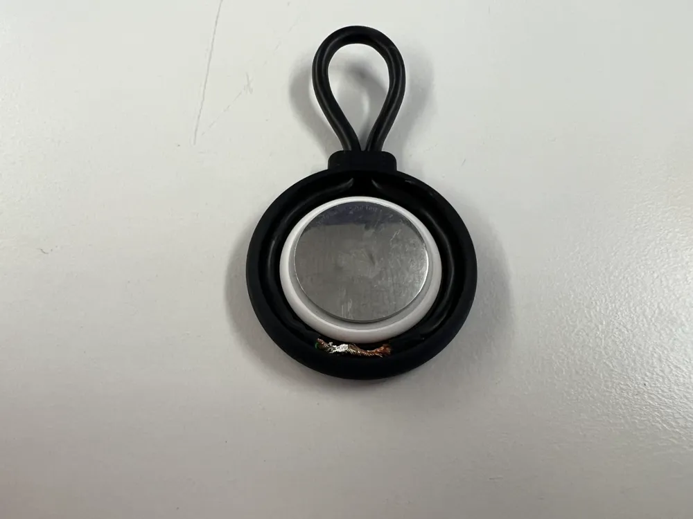 Apple AirTag Holder / Keychain by fabreezy - MakerWorld