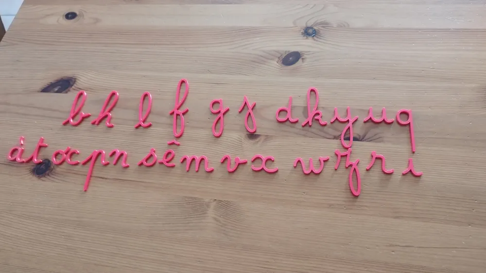 Montessori French Cursive Letters Remixed by William.SC65 MakerWorld ...