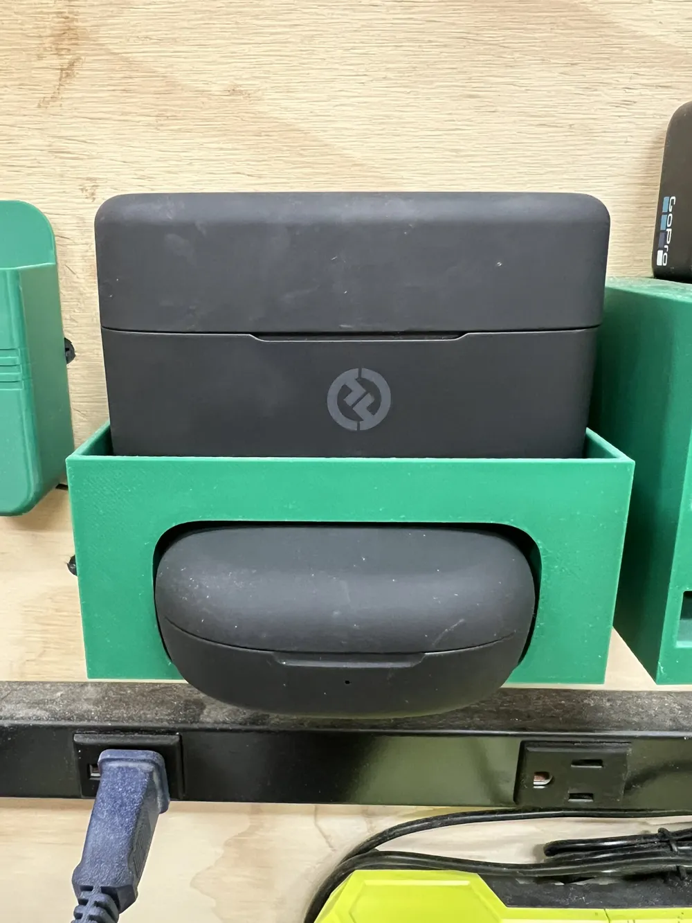 Hollyland Lark Max 2 Wall Mount - Free 3D Print Model - MakerWorld